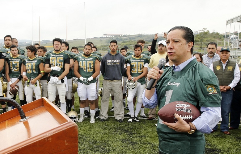 Inaugura el rector jorge olvera, cancha... | Oscar Glenn Comunicación